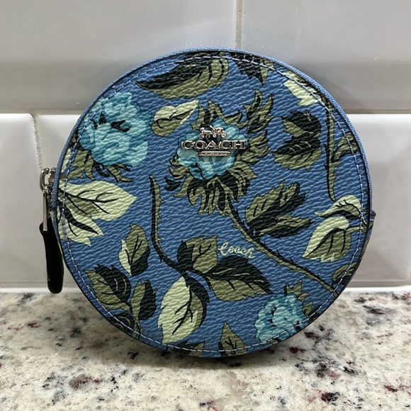 Coach | Accessories | Coach Sleeping Roses Zippered Coin Case Euc ...